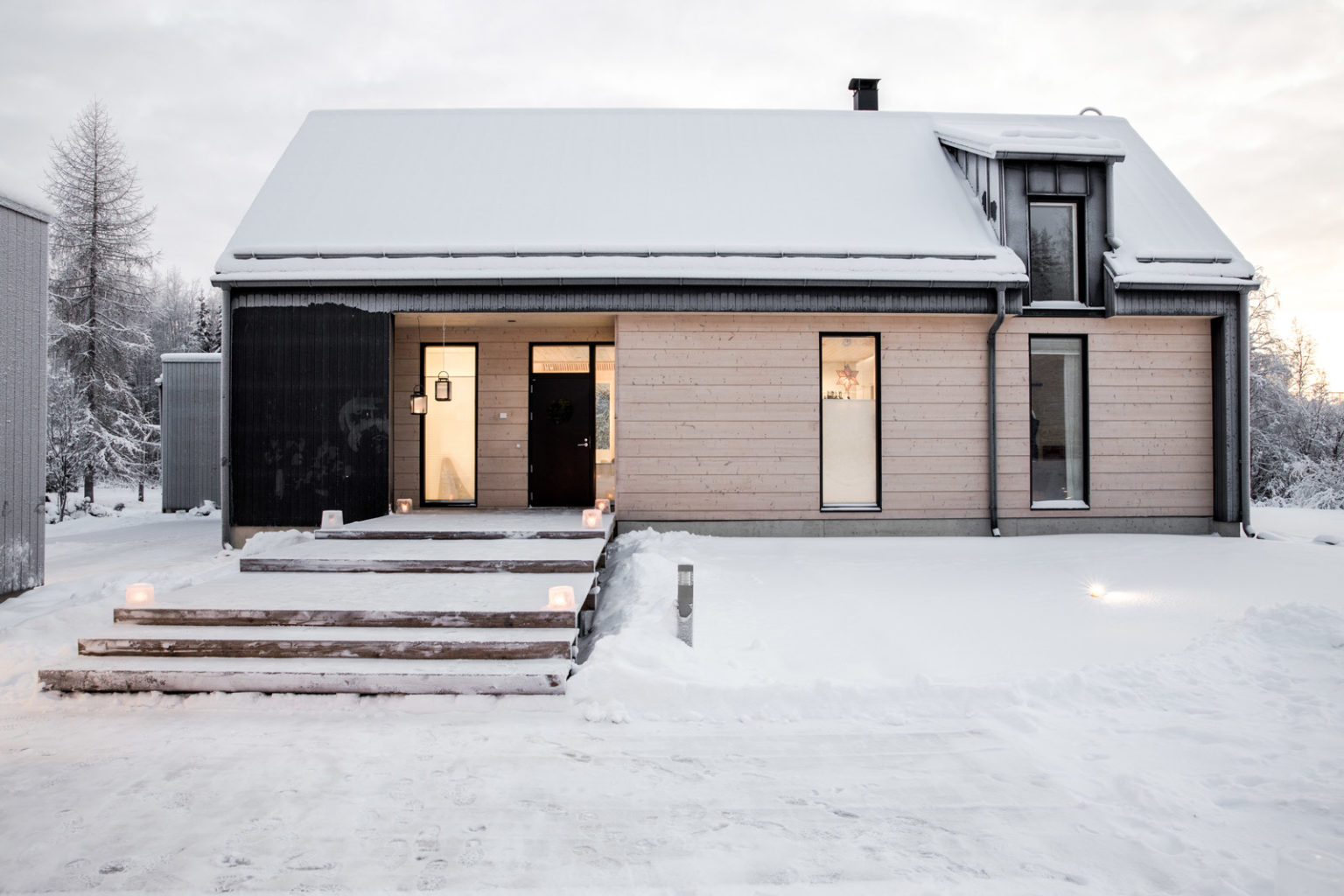 Unique, one-storey log house designed by architect – this is the modern ...